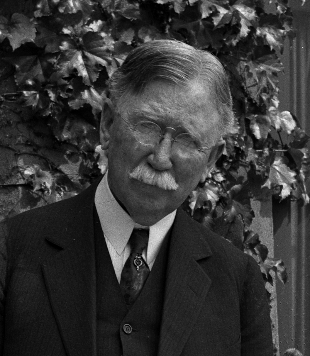 ملف:Edward L. Doheny, 1928.jpg - المعرفة