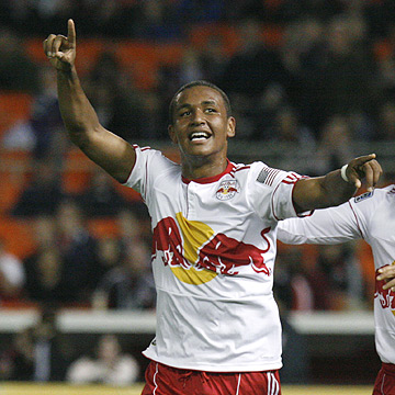 Juan Agudelo - المعرفة