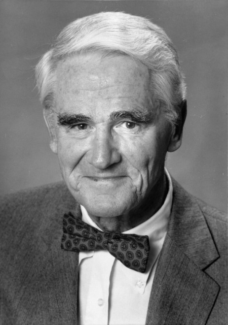 دونالد كرام - المعرفة