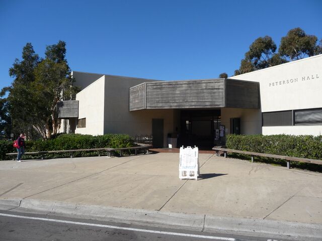 ملف:Peterson Hall, UCSD.JPG - المعرفة