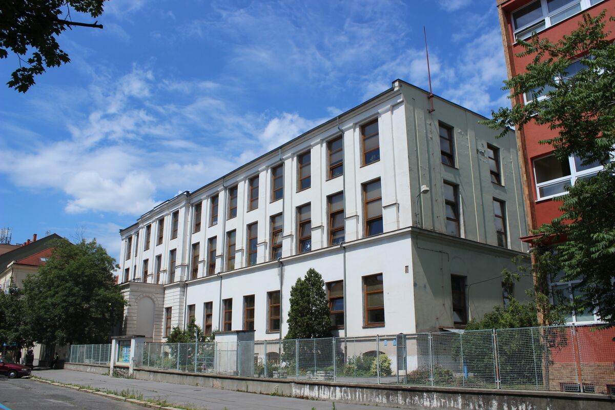 ملف:Praha, Holešovice, Poštovní tiskárna cenin (1).jpg - المعرفة