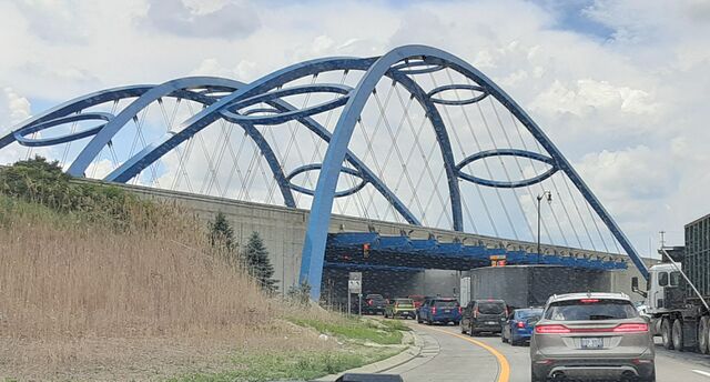 ملف:Gateway Bridge, Taylor Michigan.jpg - المعرفة