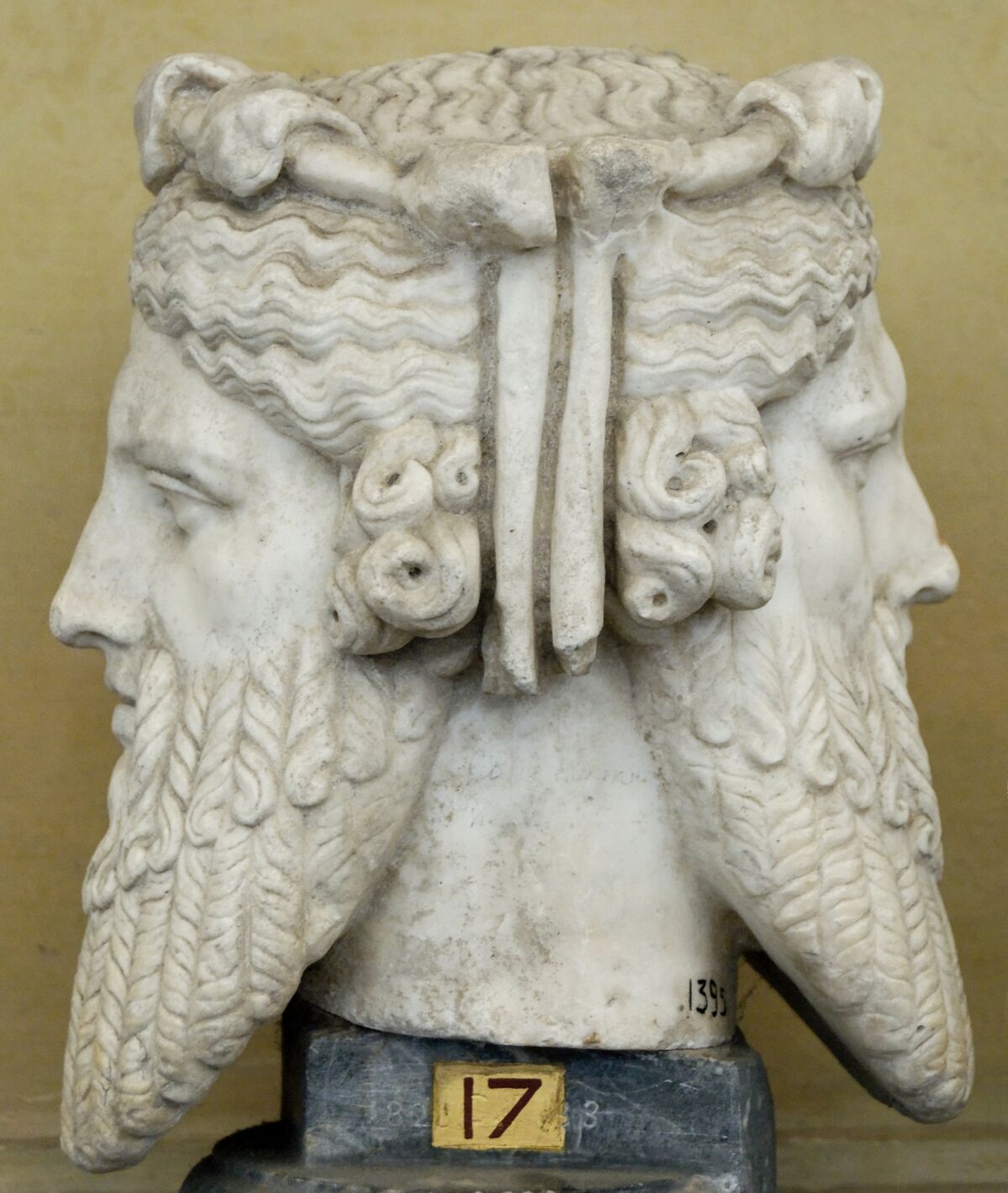 جانوس Janus - المعرفة