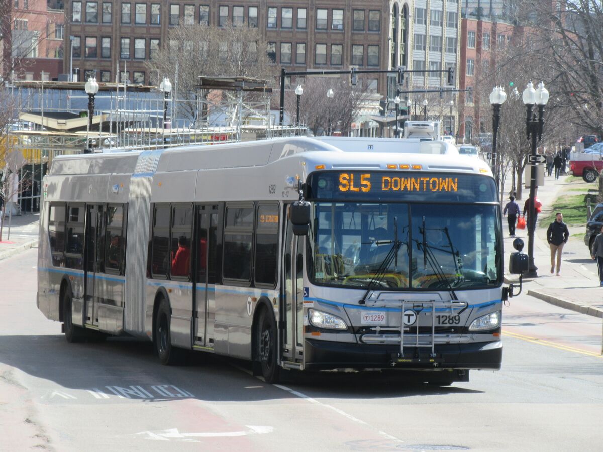 ملف:MBTA route SL5 bus on Washington Street, April 2017.jpg - المعرفة