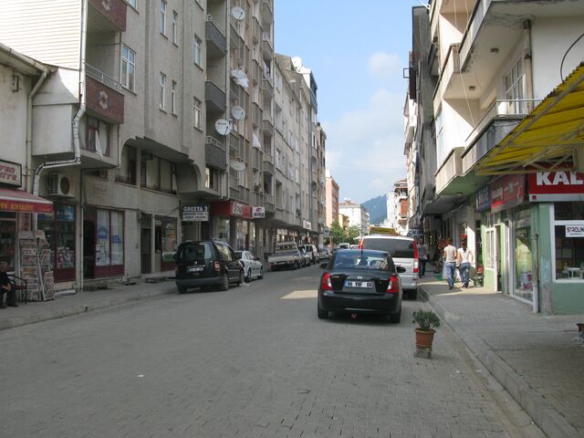 ملف:Centre of Hopa, province of Artvin, Turkey.jpg - المعرفة