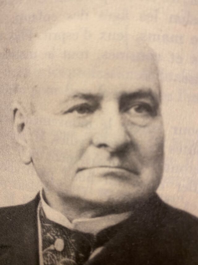 سيمون لازار - المعرفة