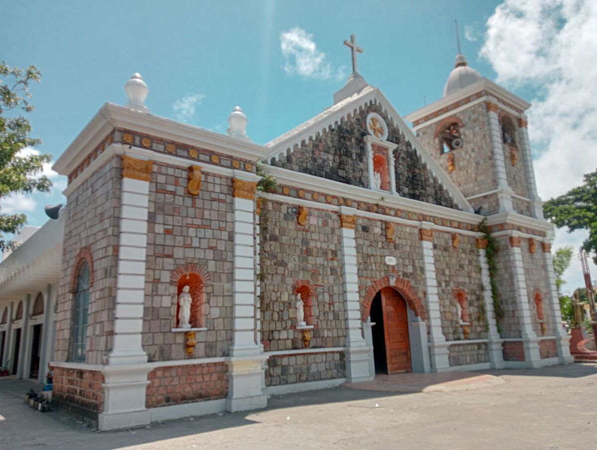 ملف:St. Raphael the Archangel Church, Pili, Cam Sur.jpg - المعرفة