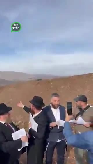 ملف:Settler families establish Chabad in the Syrian town of Hadar ...
