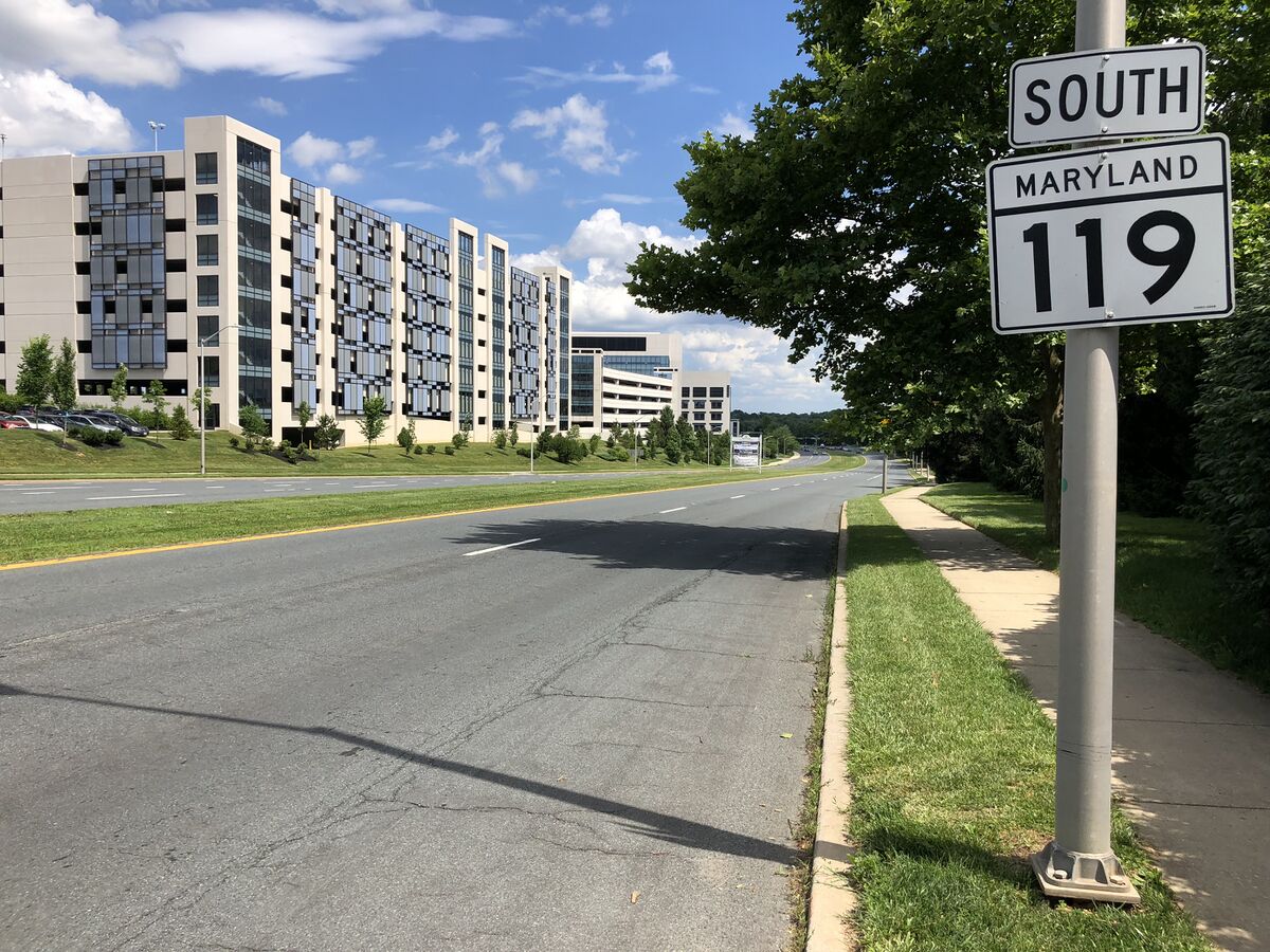 ملف:2019-06-20 15 07 12 View south along Maryland State Route 119 ...