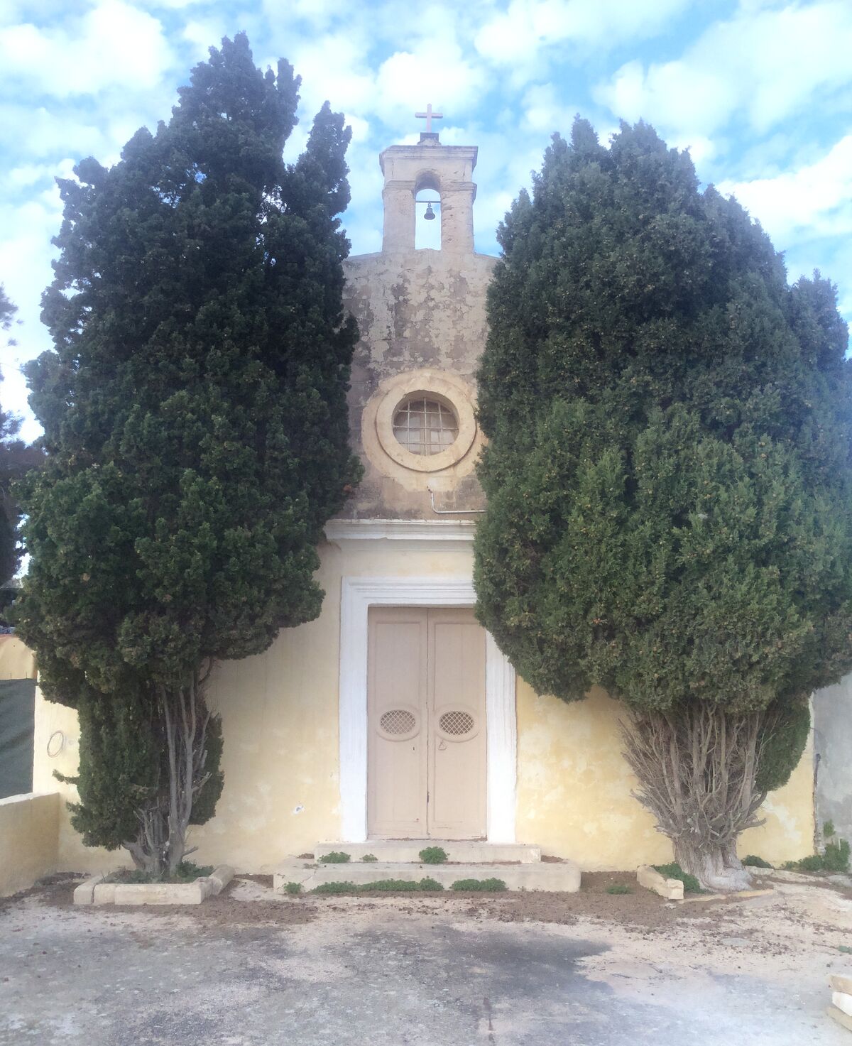 ملف:St. Michael Chapel Iklin, Malta.jpeg - المعرفة