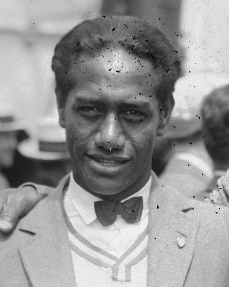 ملف:Samuel Kahanamoku face detail, from- Sam & Duke Kahanamoku ...